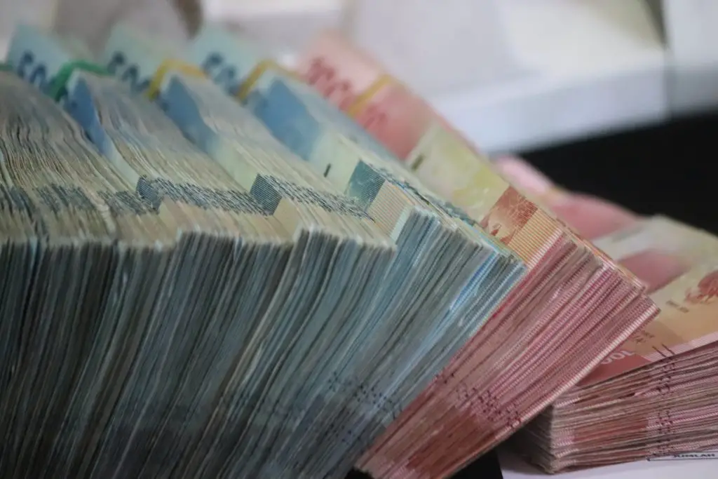 How Much Money Do University Chancellors Make College Aftermath